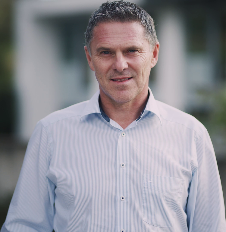 Etiquetadora robotizada REA LABEL