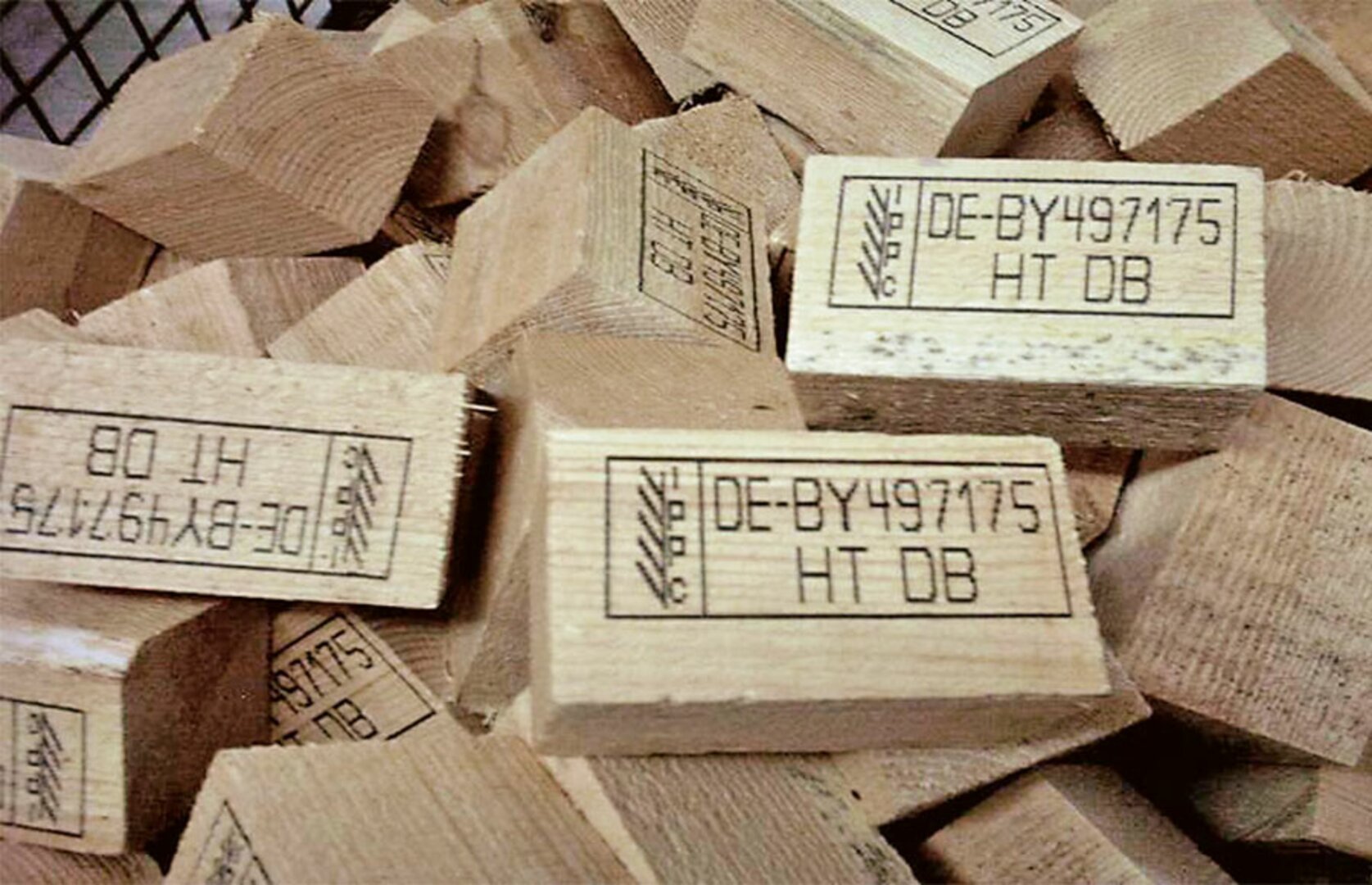 Wood labeling for the wood industry