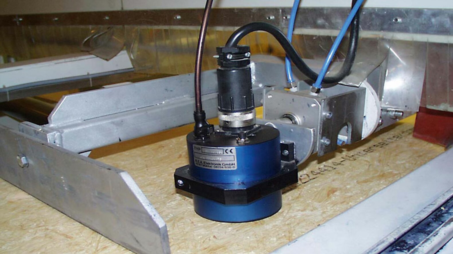 Wood labeling for the wood industry