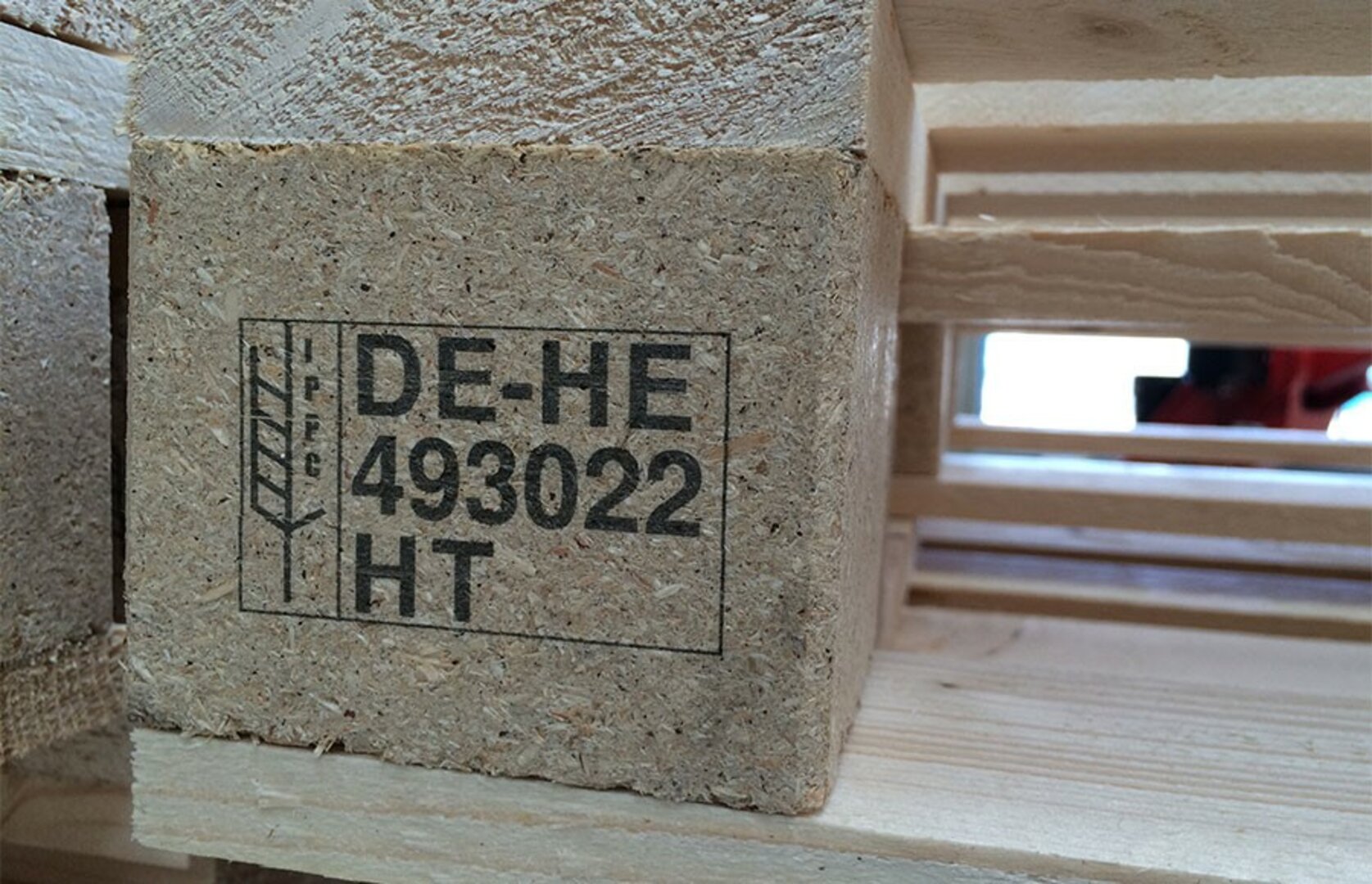 Pallet labeling via inkjet printer