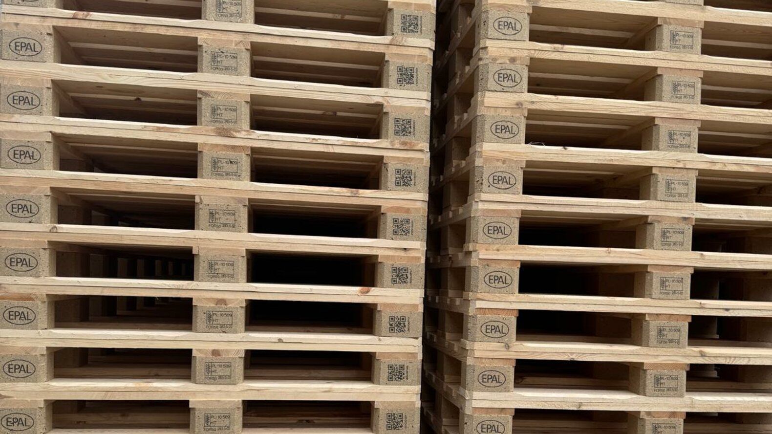 Pallet labeling via inkjet printer