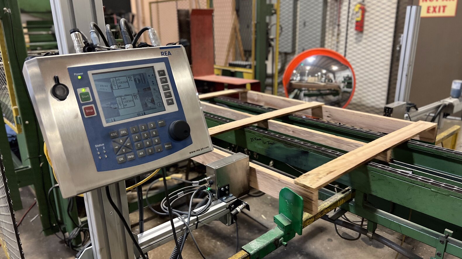 Wood labeling for the wood industry