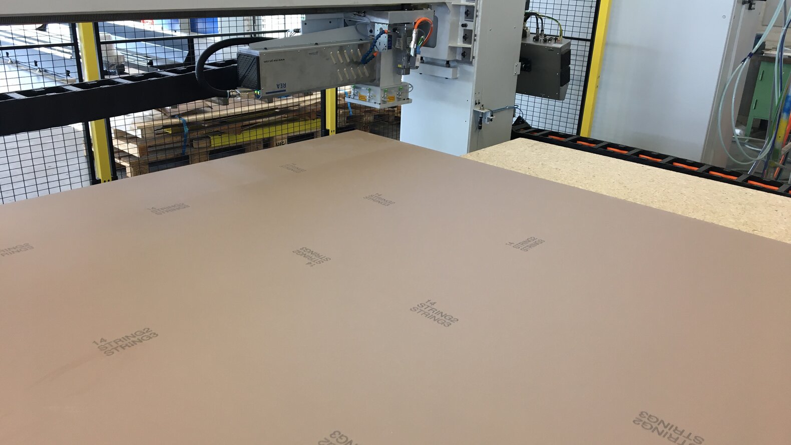 Wood labeling for the wood industry