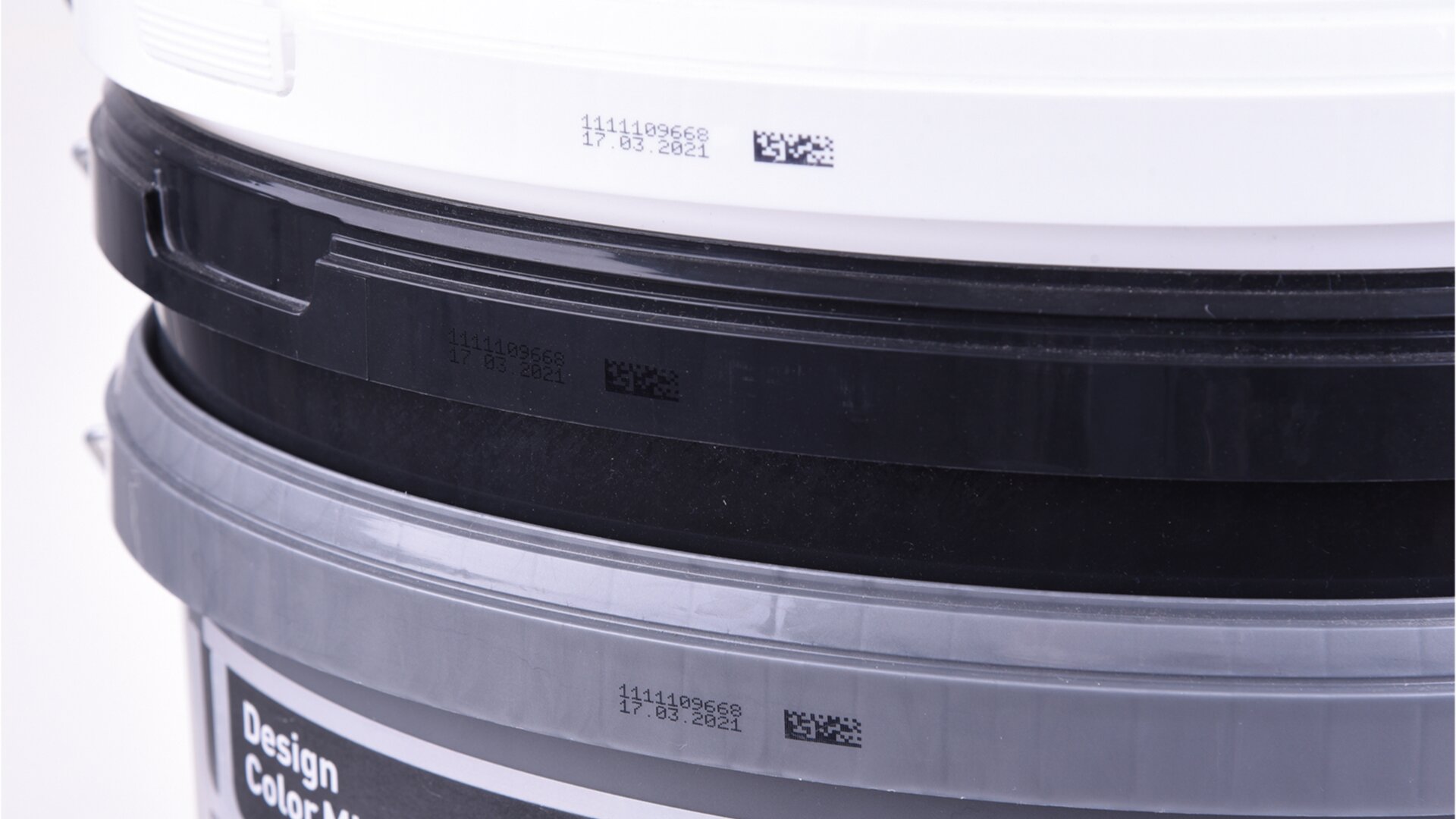 Plastics industry - Safely marking, labeling and verifying plastics