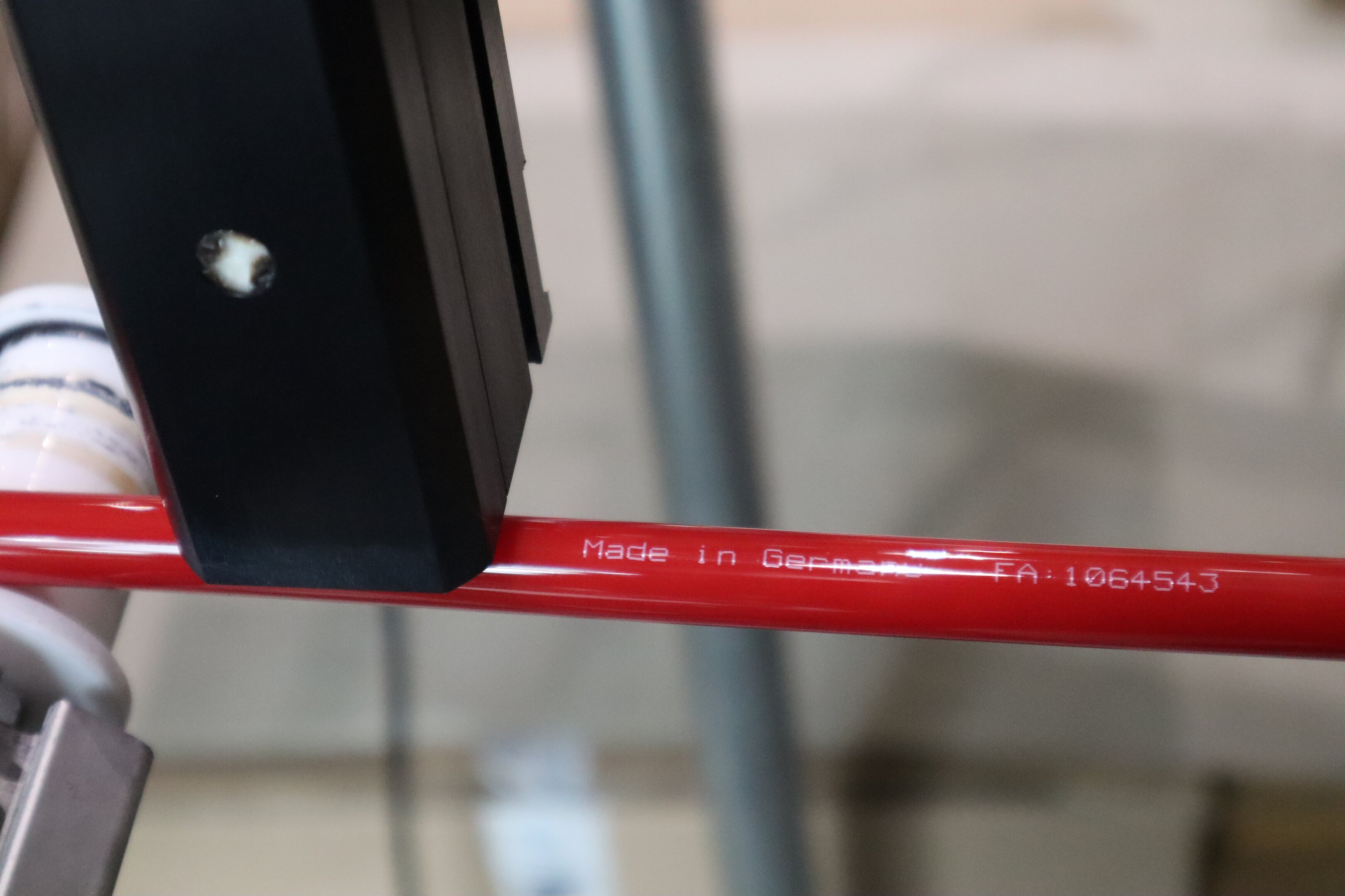 Plastics industry - Safely marking, labeling and verifying plastics