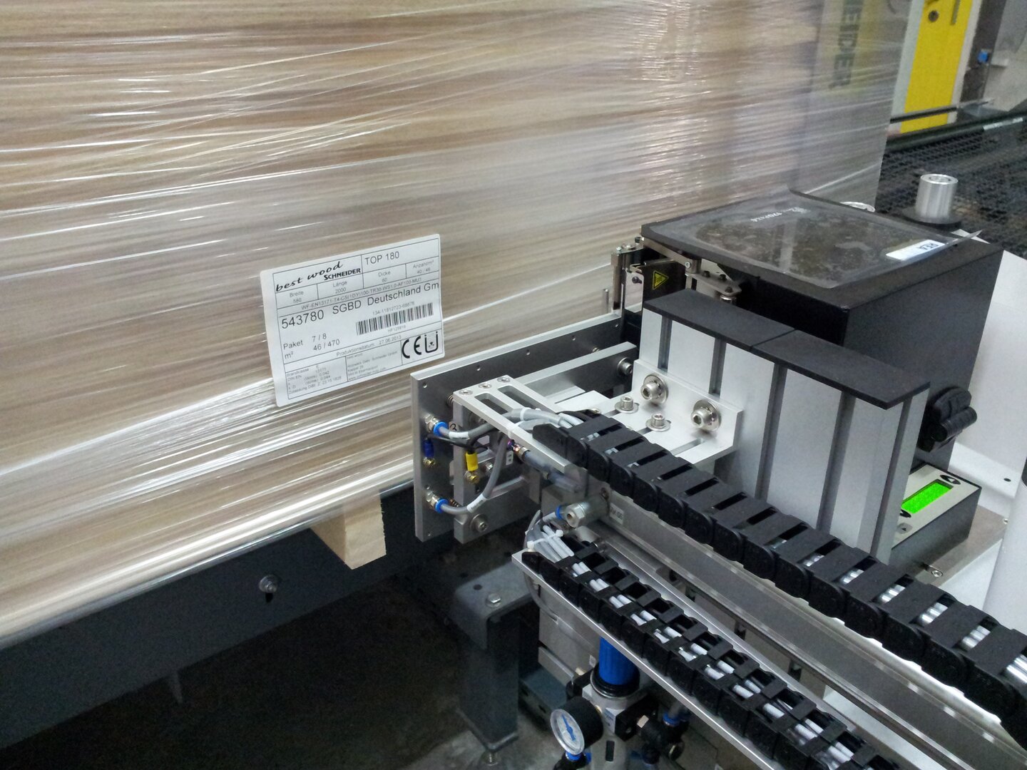 Labeling in the logistics industry