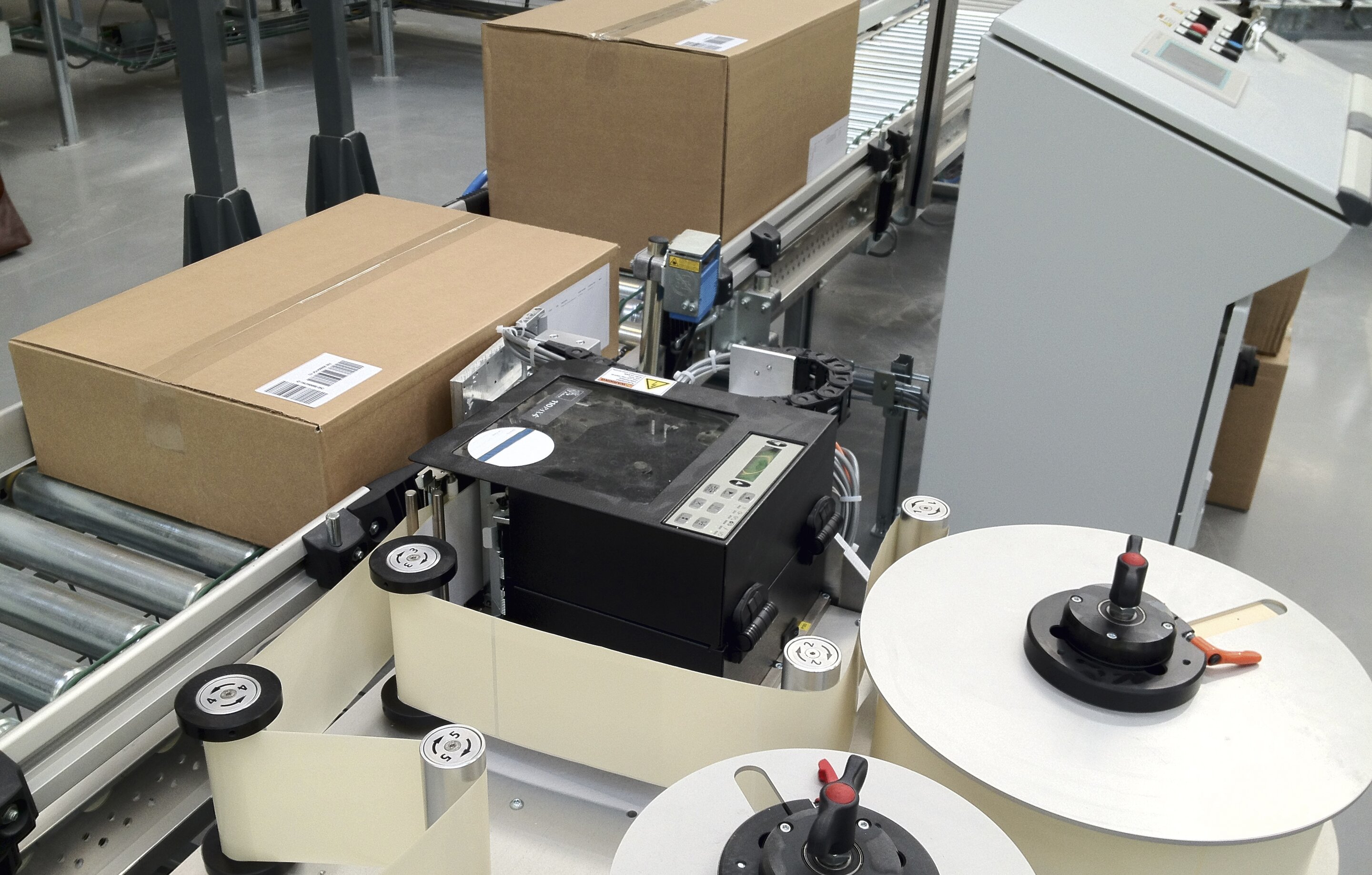 Logistics industry - marking, labeling and verifying packages, parcels ...