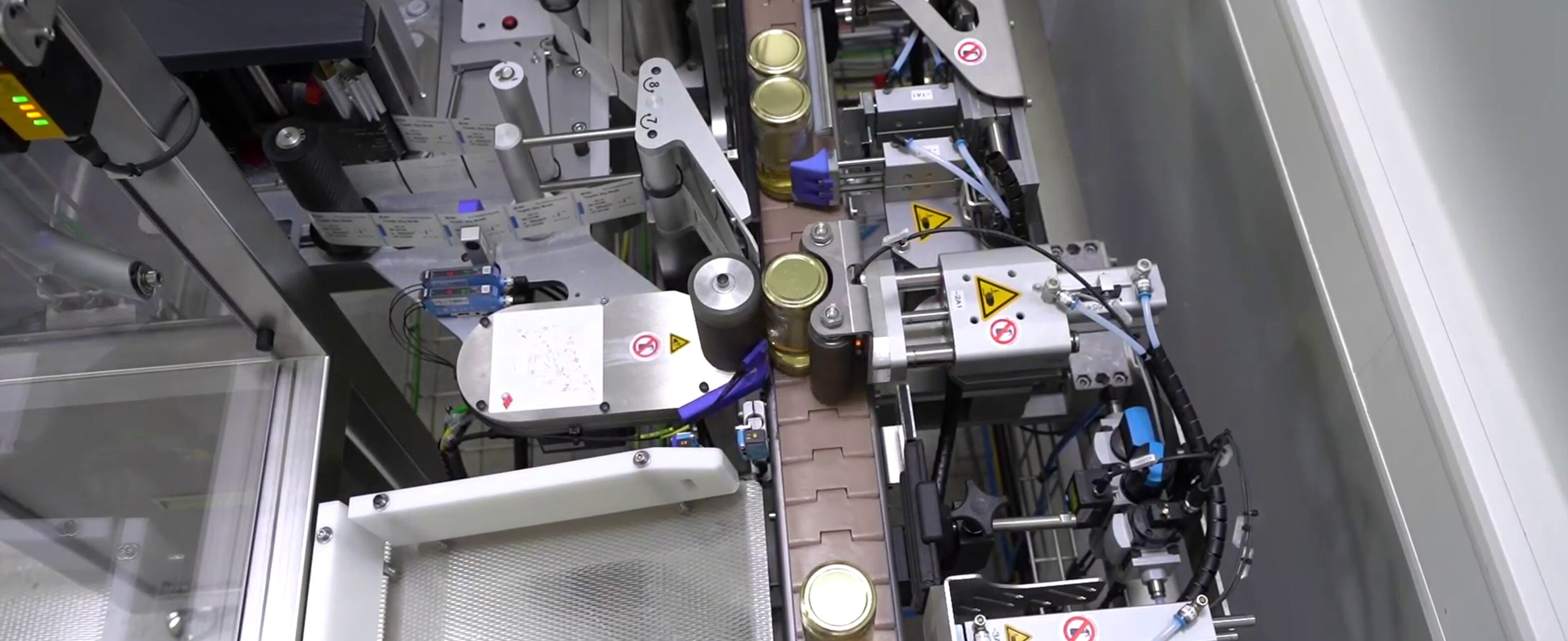 Labeling of glass surfaces