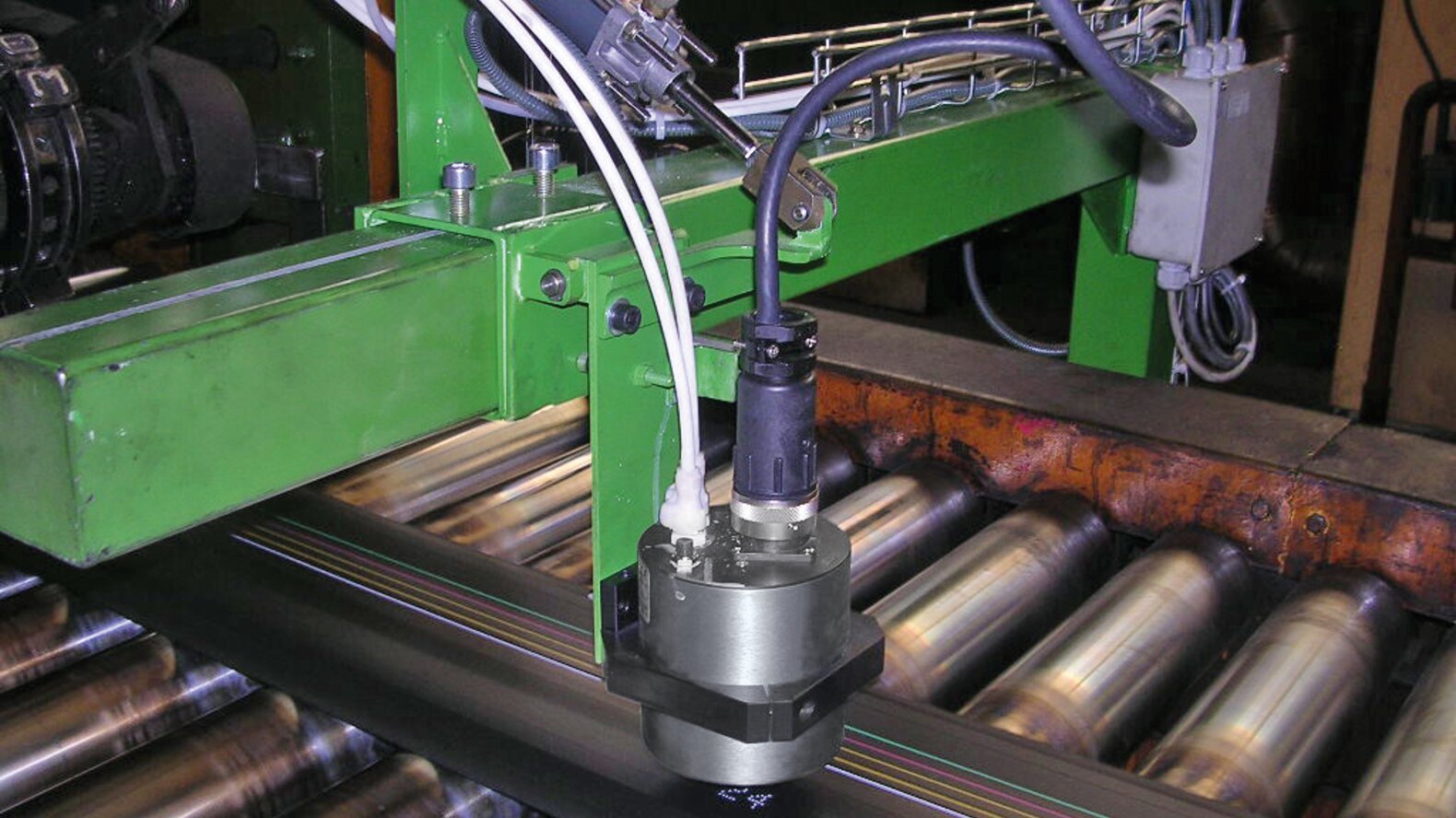 Inkjet coding and marking solutions for rubber