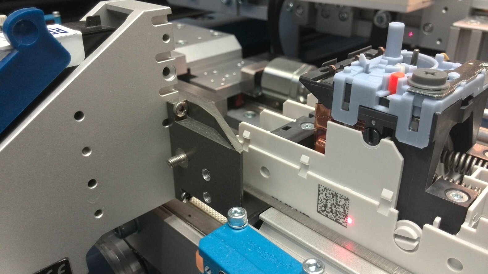 Verify code quality on plastic parts