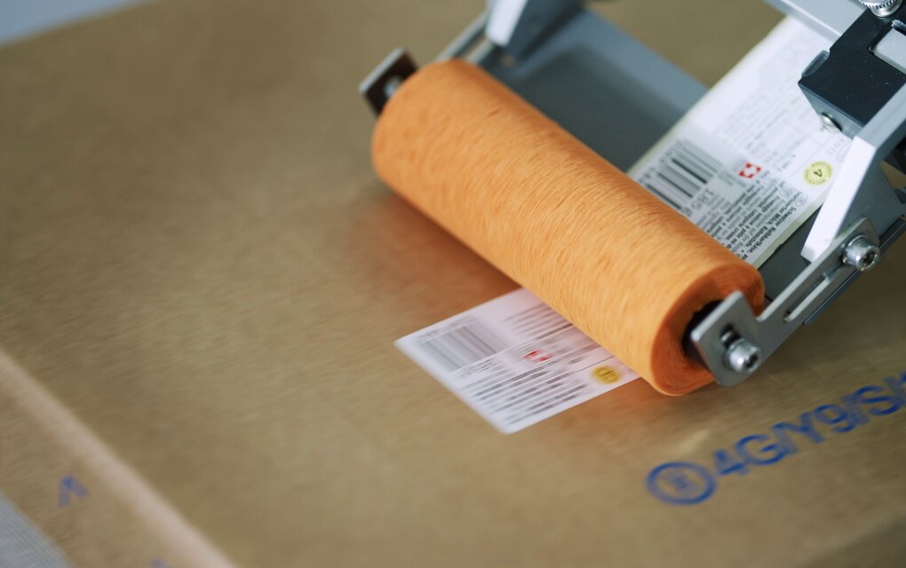 Labeling technology for logistics and automation