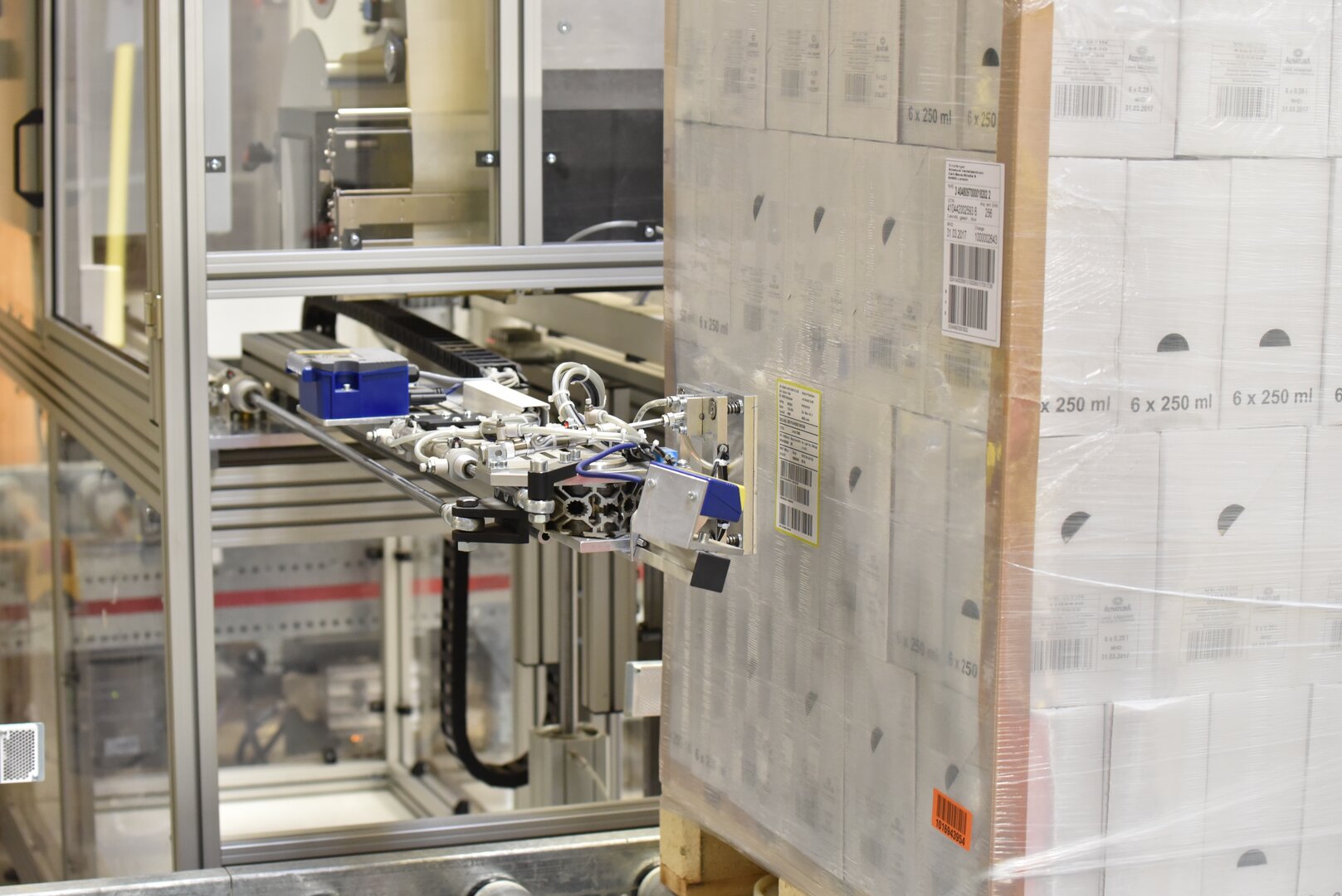 Pallet labeling system